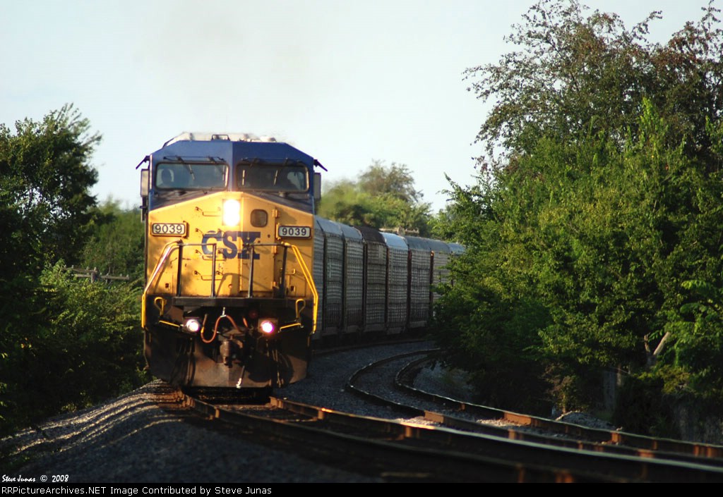 CSX 9039 Q211